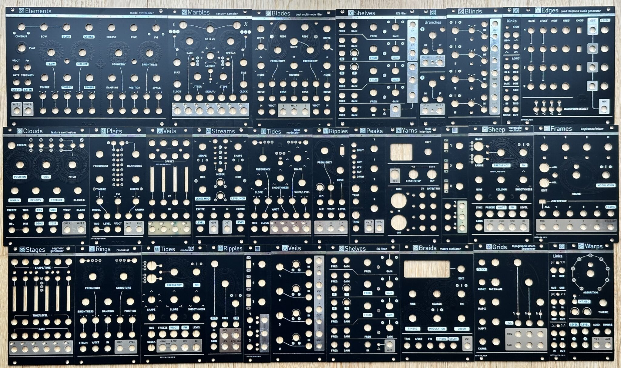 Black panels for Mutable Instruments – malm.audio